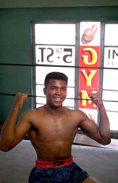 Mr. Himself: Young Cassius Clay (Muhammad Ali) – The View from Inside ...